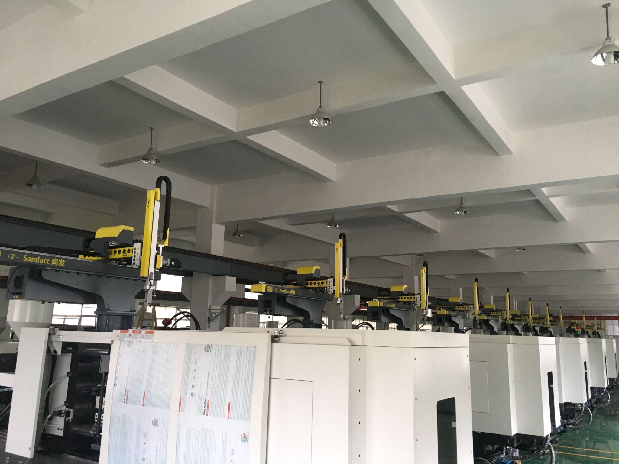 How Can injection robots save energy consumption for injection molding ...